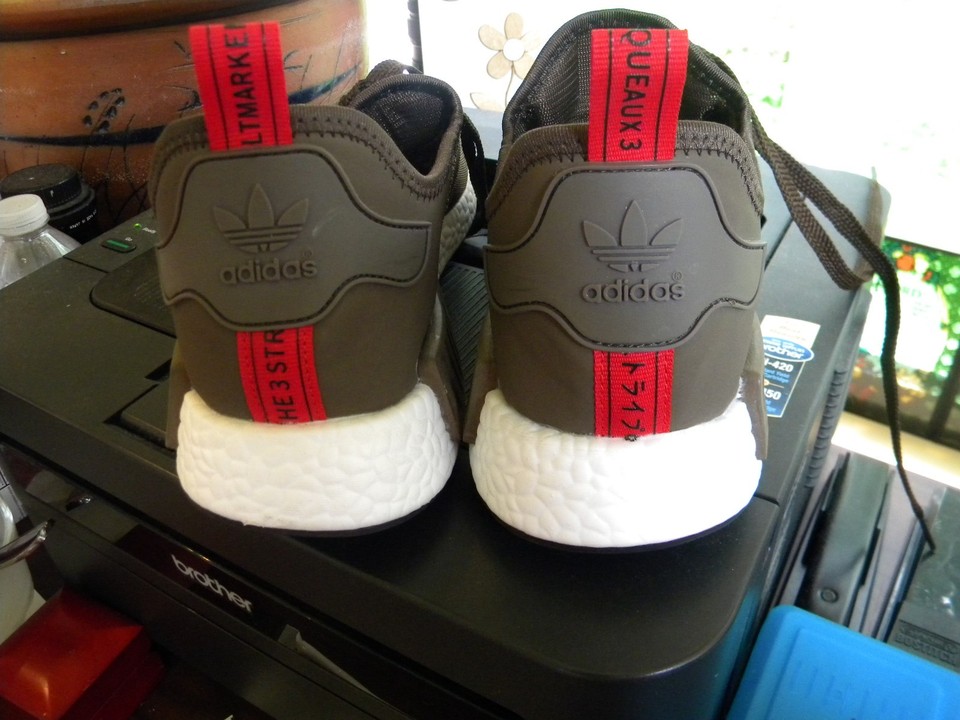 Adidas Die Weltmarke Mit Den 3 Streifen brown/red/white Athletic Shoes ...