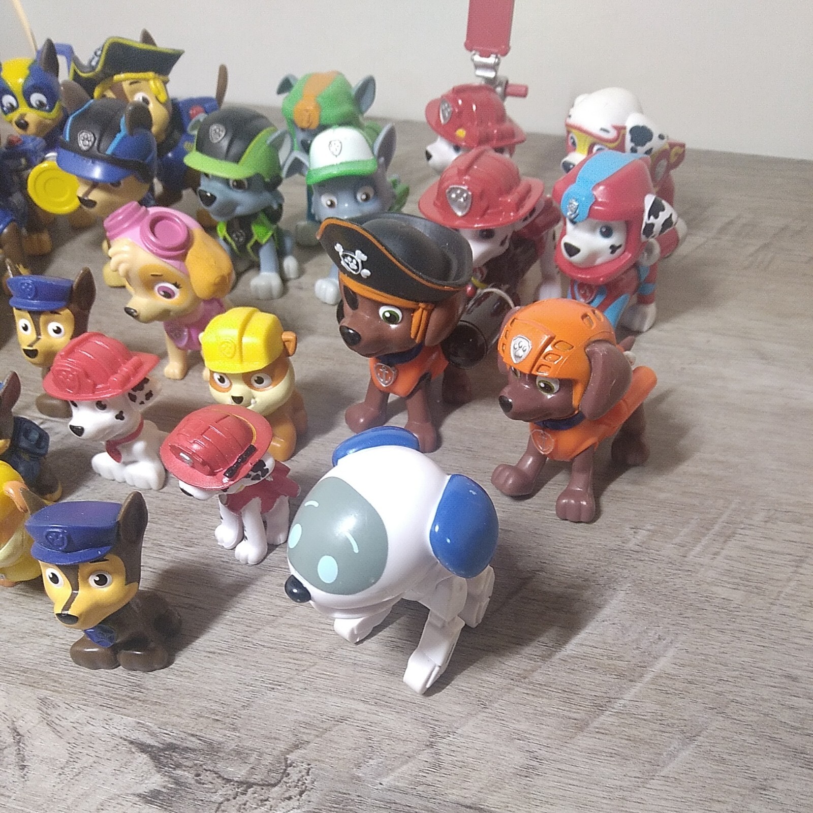 Paw Patrol Figures Huge Lot of 29 SML Spin Master Action Figure Toys ...