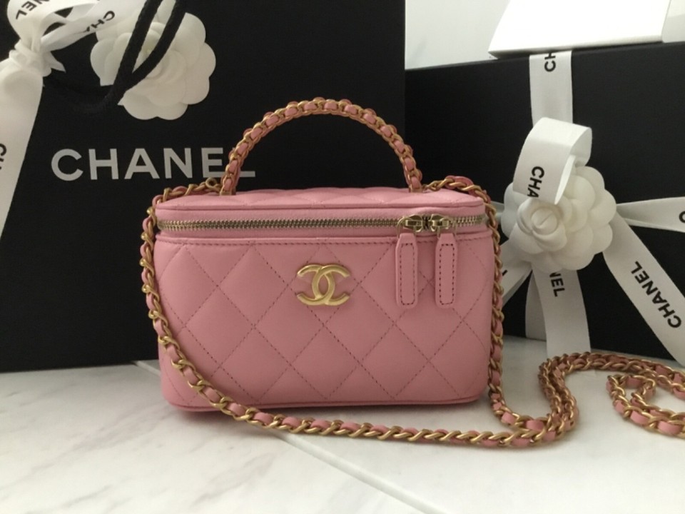 New CHANEL 22K Vanity Case Top Gold CHAIN Handle Barbie Pink Lambskin ...