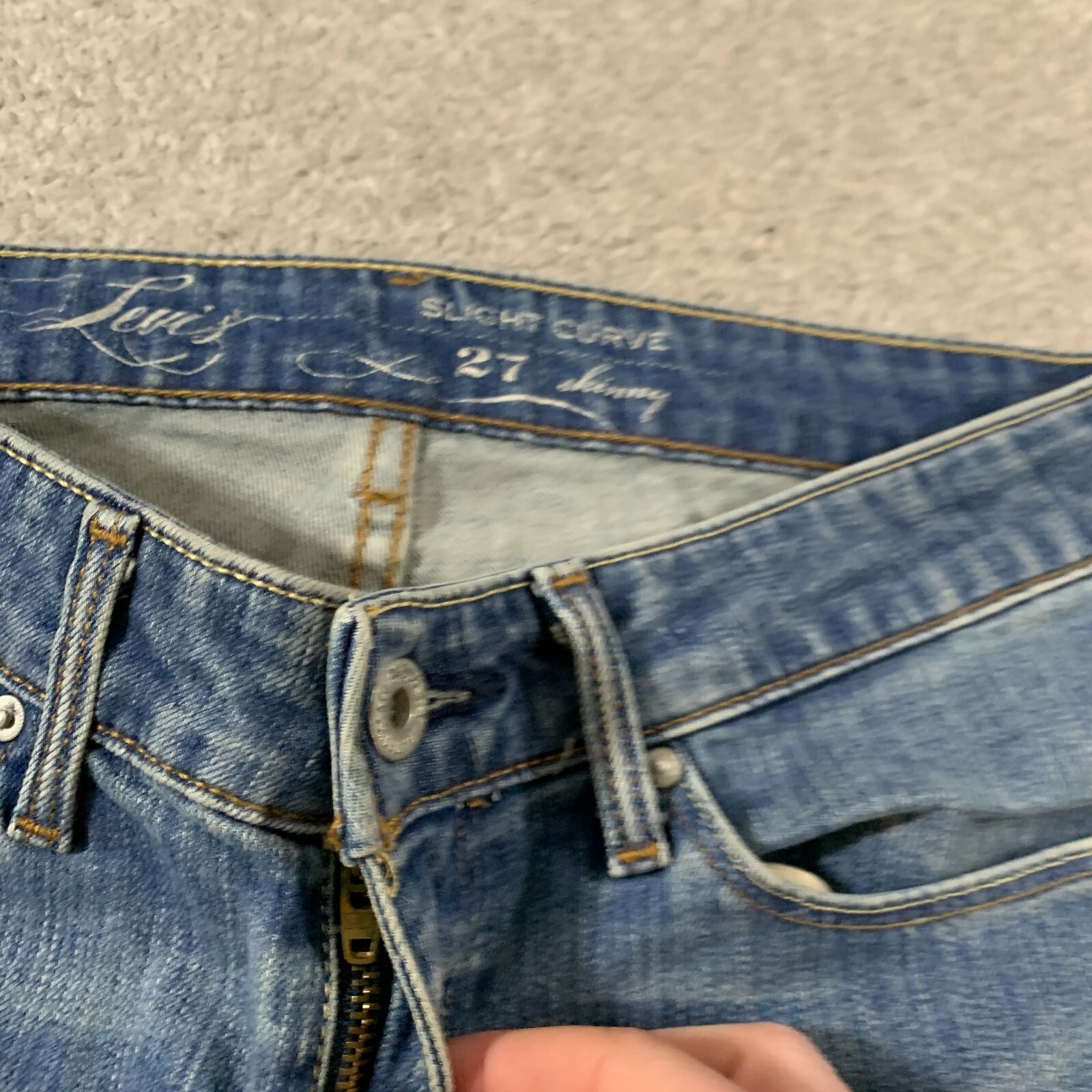 Levi Slight Curve Jeans Womens (27 Inch Waist) (30 Inch Leg) Skinny Fit ...