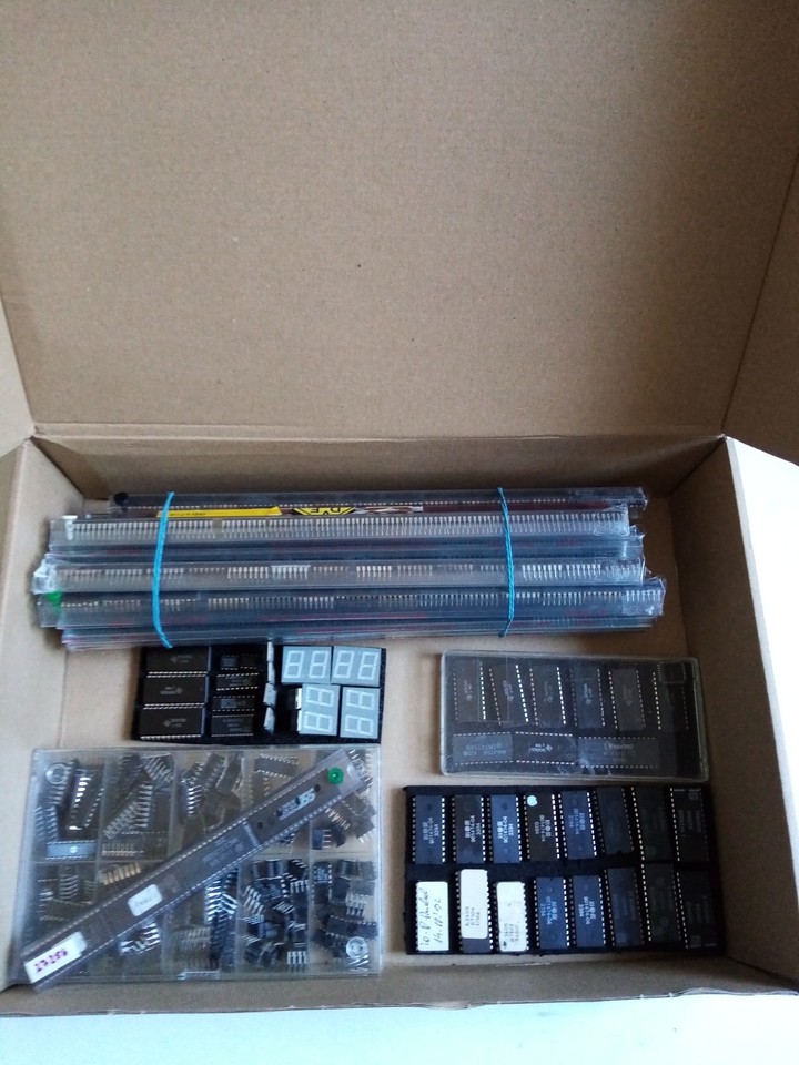 Konvolut elektronische Bauteile neue IC´s TTL 74xx, cmos 40xx, Opto, Op ...