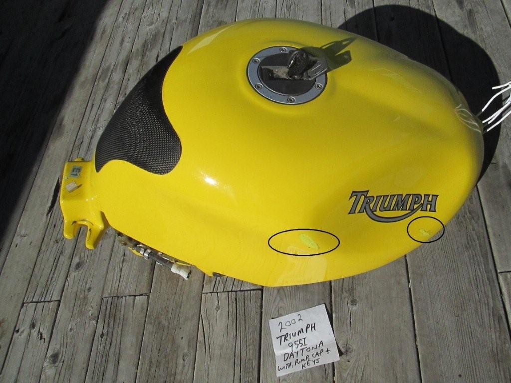 Triumph 955i Daytona Fuel Tank Fuel Pump Gas Cap with key | T2400594FA ...