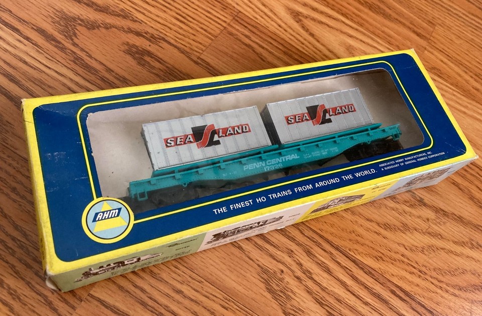 AHM HO Flat Car w/ Two SEA LAND Containers. PENN CENTRAL. NIB. | eBay