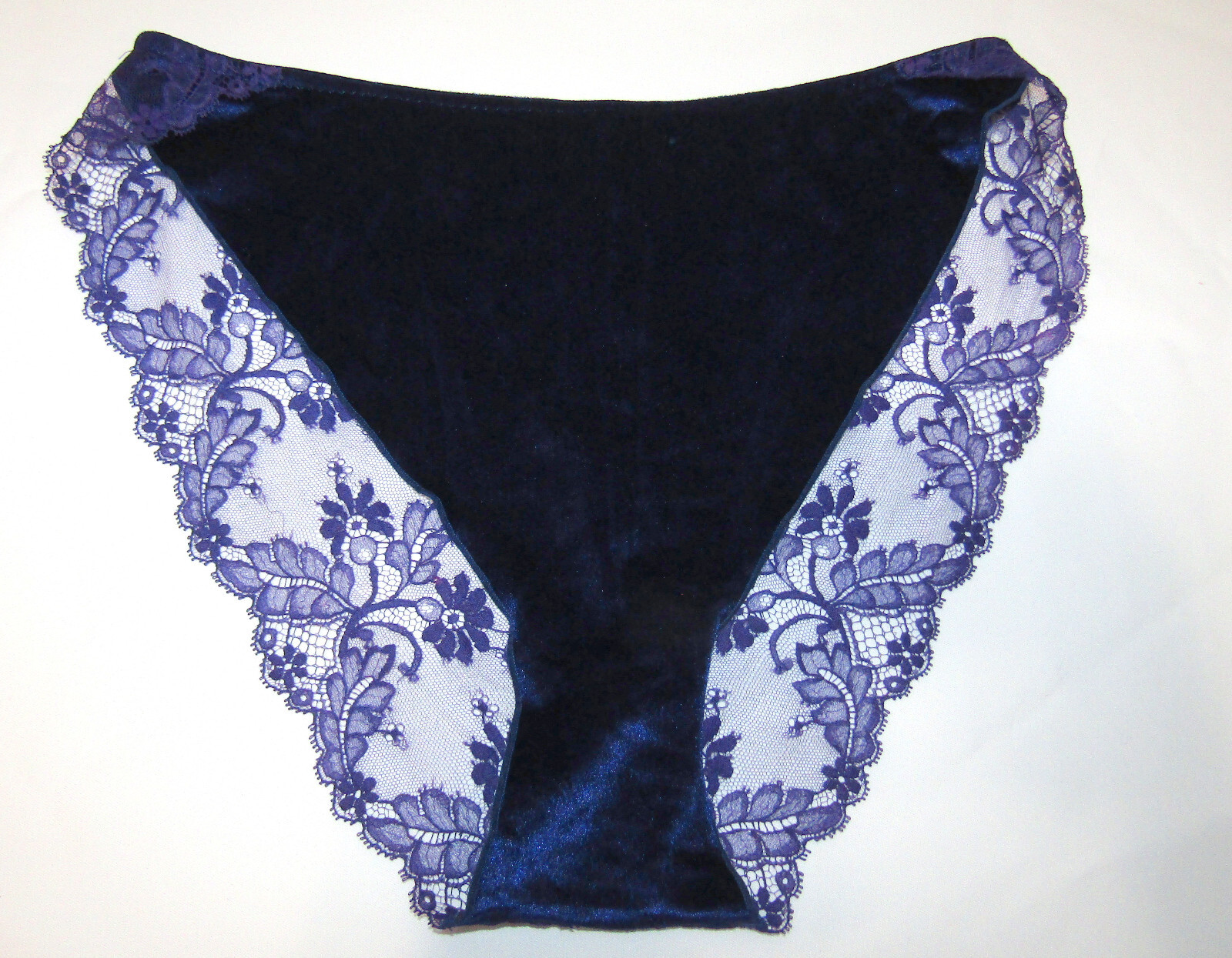Vintage Purple Lace velvet Bikini Brief Panties Sz Me… - Gem