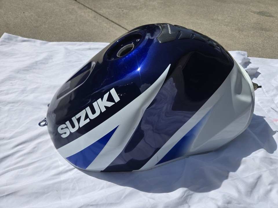 2003 2004 Suzuki GSXR 1000 Gas Fuel Tank | eBay