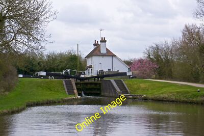 Photo 12x8 Lock 42, Grand Union Canal Tring An attractive view of lock ...