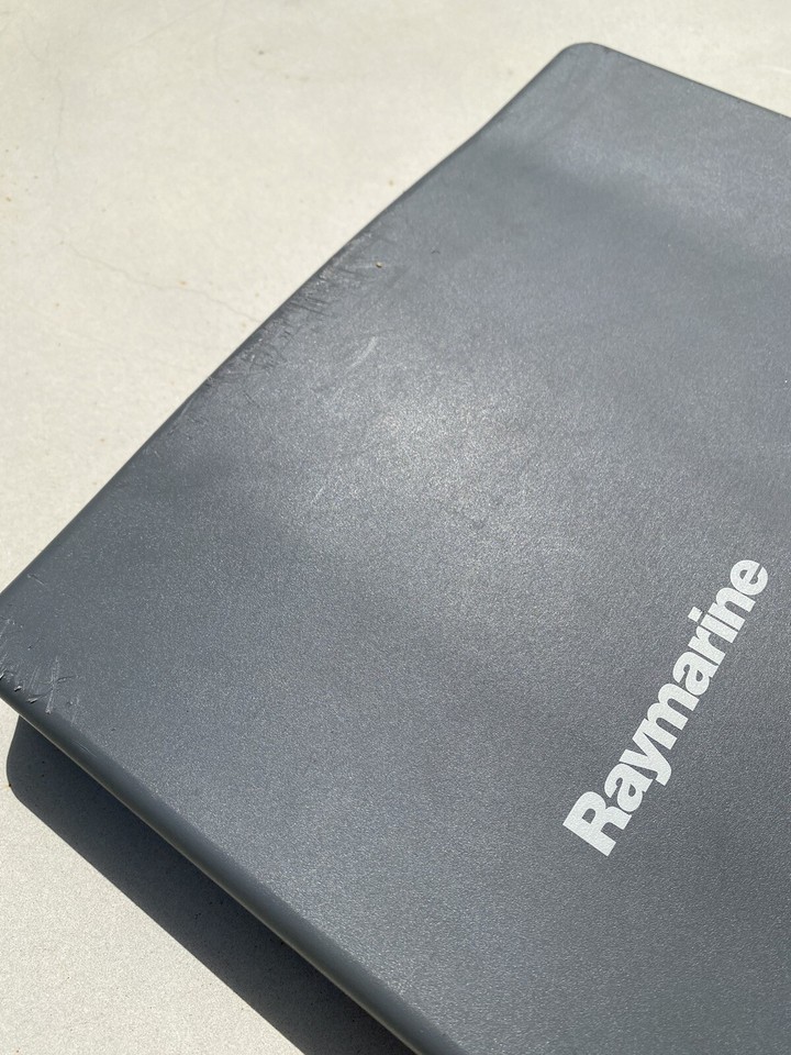 Raymarine RL80C PATHFINDER PLUS Color Radar Chartplotter - SUN COVER ...