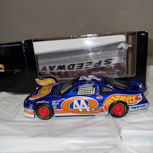 1997 Hot Wheels Pro Racing #44 Kyle Petty Team Hot Wheels Car 1:24 | eBay