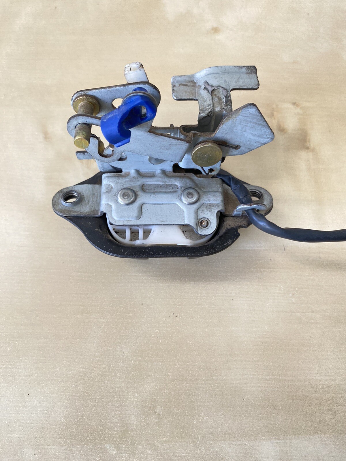 97-04 Nissan Pathfinder SUV Rear Trunk Latch Tail Gate Lock 01-03 ...