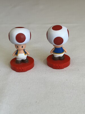 2009 Super Mario Chess Pieces Goomba & Toad Nintendo Game Piece Figures ...