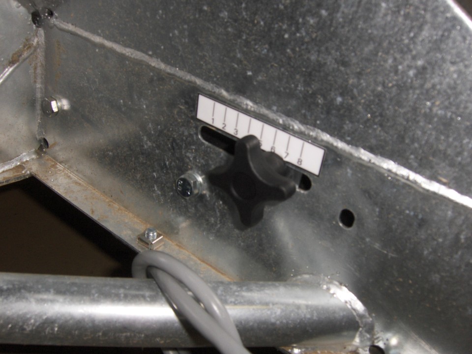 TF350 Trailed Sheep Snacker Feeder, Galvanised, Electric Drive - RRP £ ...