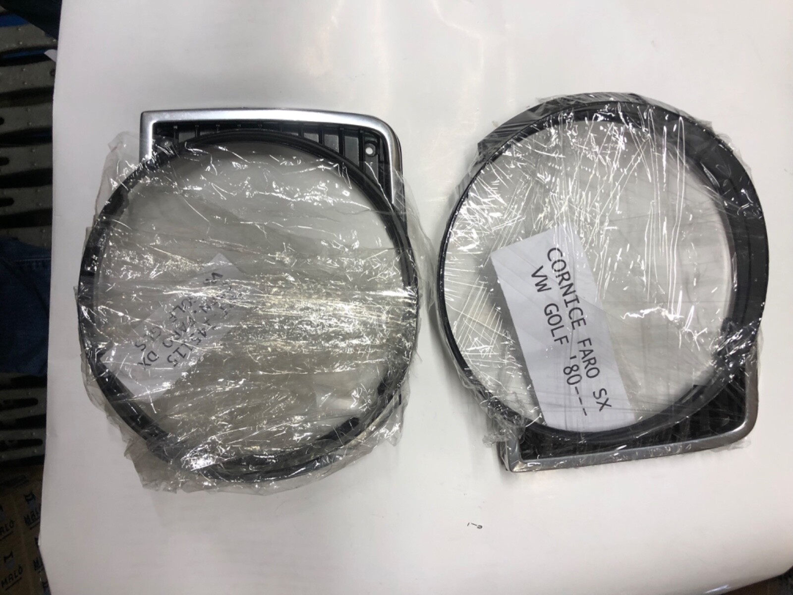 VOLKSWAGEN GOLF MK1 CORNICI FARI OLD STOCK HEADLIGHT FRAMES | eBay