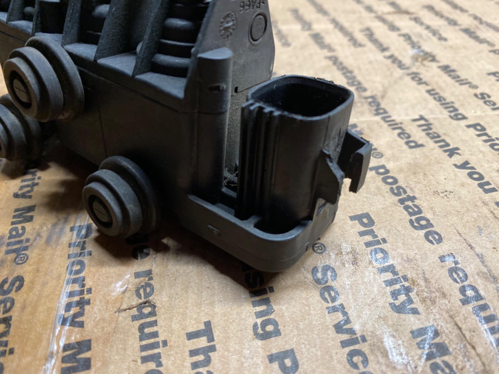 2006-2009 Range Rover LR3 LR4 HSE Sport Rear Air Suspension Valve Block ...