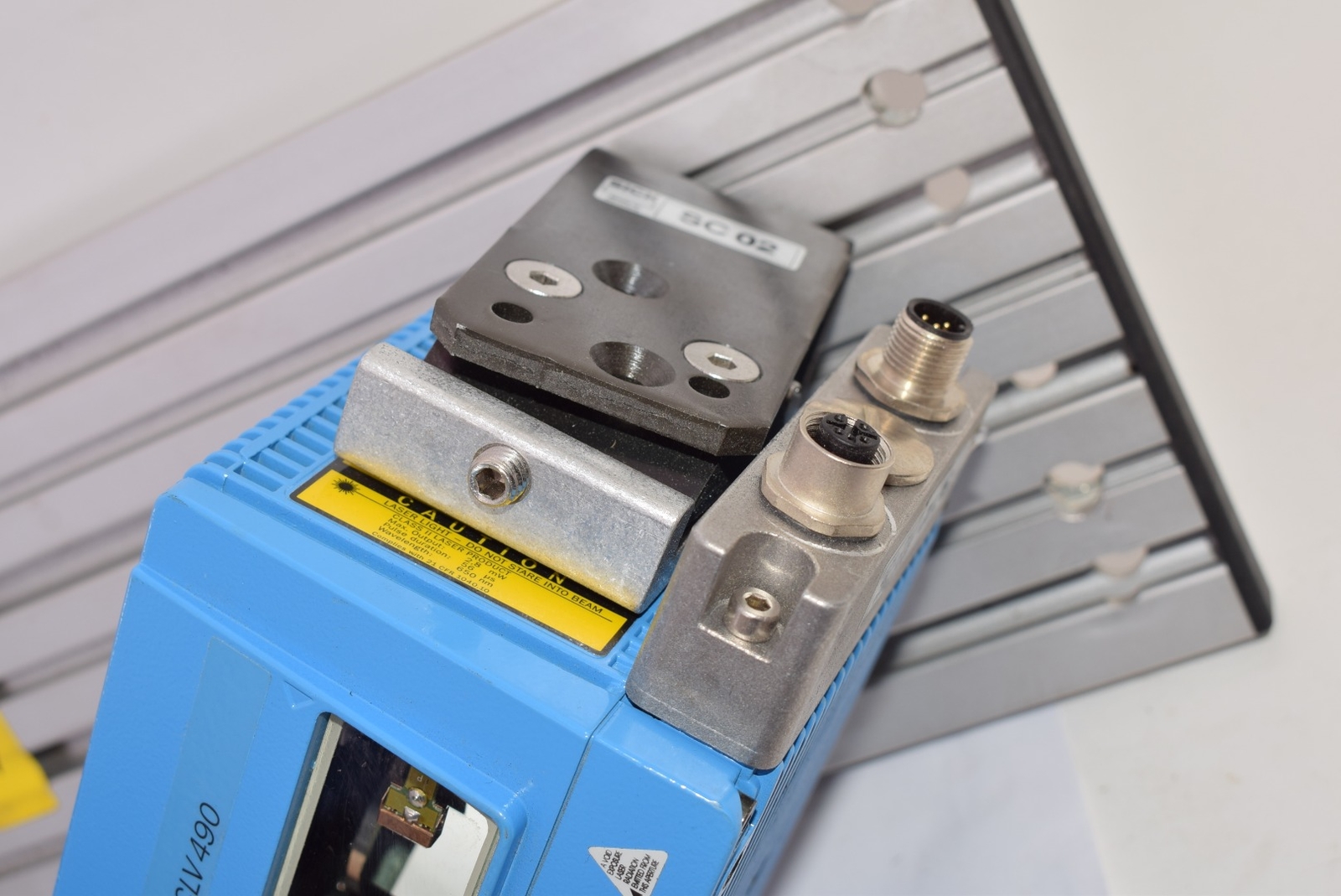 Lot of 2 SICK CLV490 Bar Code Scanners 1AMP 18-30VDC 9.5 WATT, W/ Back ...