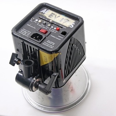 Paul C Buff Alien Bees B1600 Photo Studio Light 640WS Photoflash ...