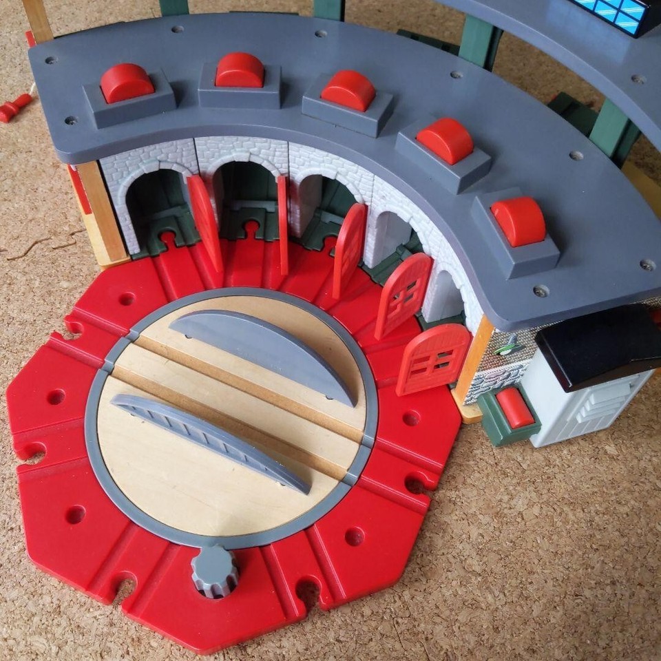 Thomas the Tank Engine Garage Wooden Turntable Railway Toy | eBay