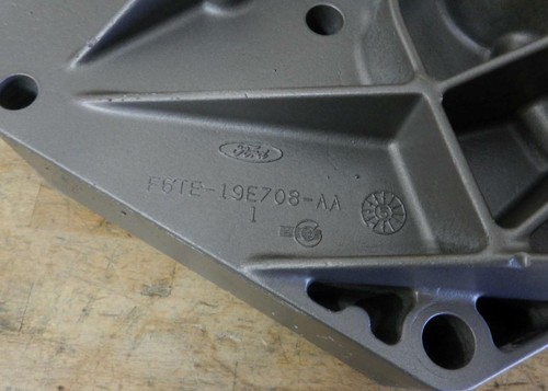 1995-97 Ford F250, F350 446 7.3L Diesel V8 Power steering Bracket F6TE ...