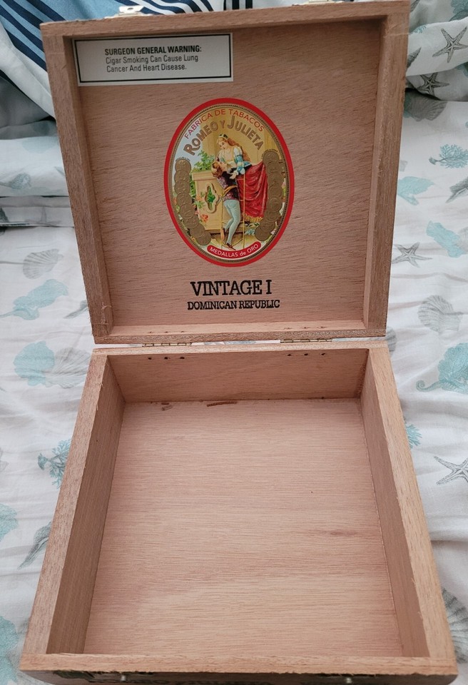 ROMEO & JULIETA EMPTY WOODEN CIGAR BOX AND VINTAGE TSINGTAO BEER ...