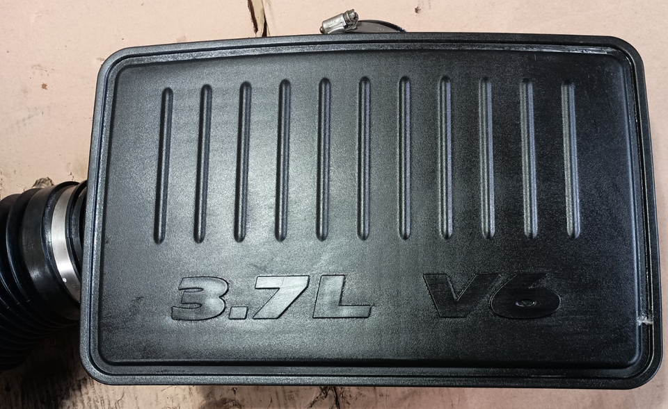 6C0005 Air Cleaner Filter Box Lid Hose TubeJeep Cherokee WK 05-10 OEM 3 ...