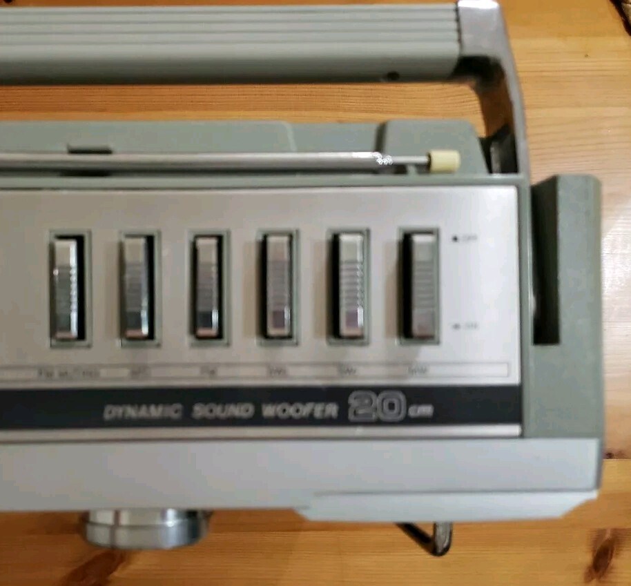 VTG Rising SRC 2015 Ghettoblaster Silver FM Stereo Radio Cassette 20/20 ...