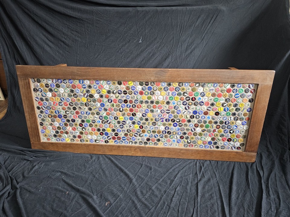 VINTAGE BEER BOTTLE CAPS COFFEE TABLE COLLECTIBLE MEMORABILIA FURNITURE ...