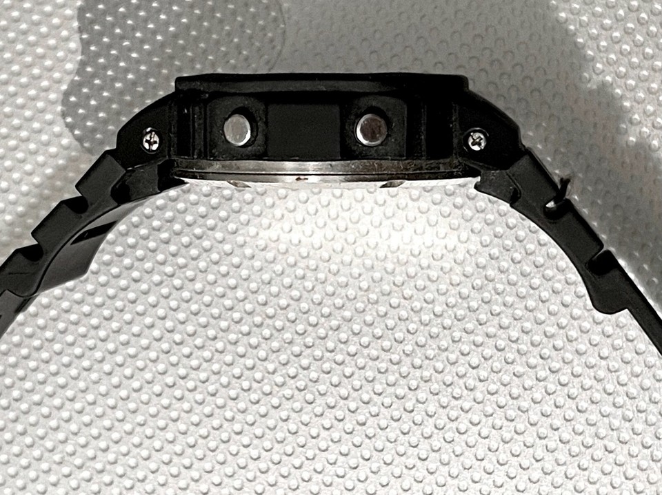 RARE 1990 Casio G-SHOCK DW-5600C-1V 901 as Worn by Keanu Reeves in ...