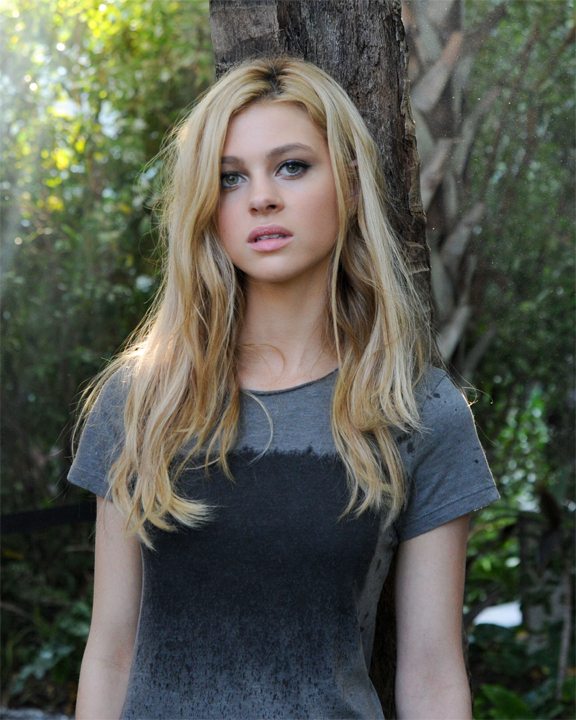 Nicola Peltz Bates Motel Yoga