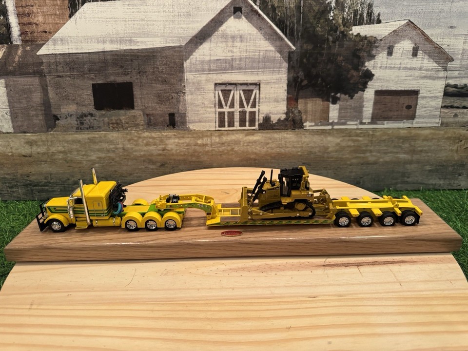 1/64 Scale DCP Pete 389 With Fontaine Lowboy Trailer #60-1974 & Cat D6R ...