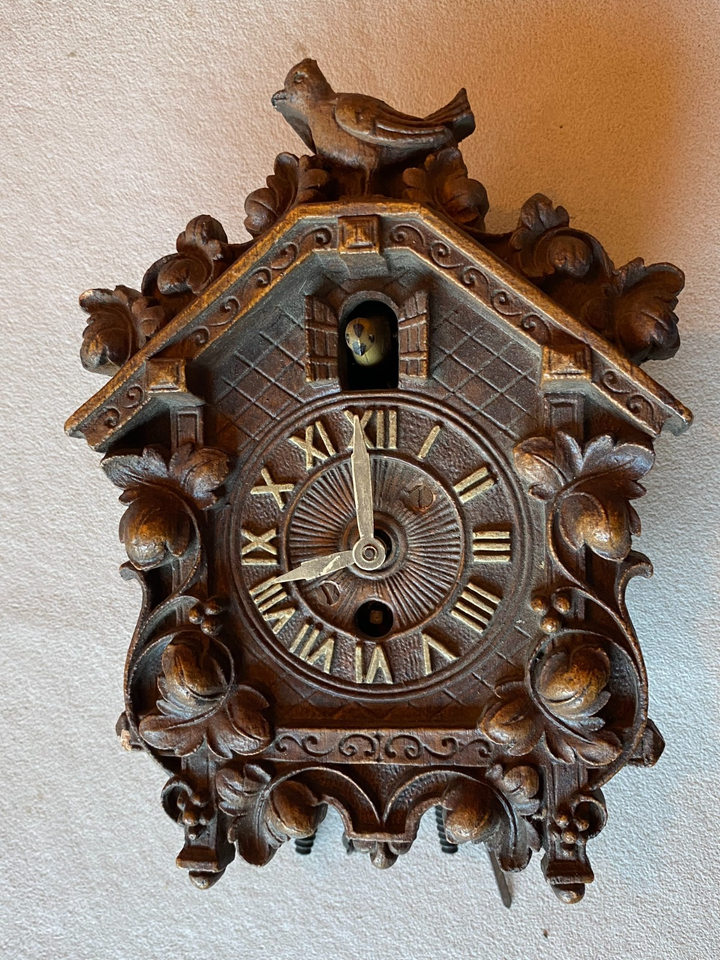 LUX Mfg. Co. Miniature Cuckoo Clock, Waterbury Conn. LUX USA As Is No ...
