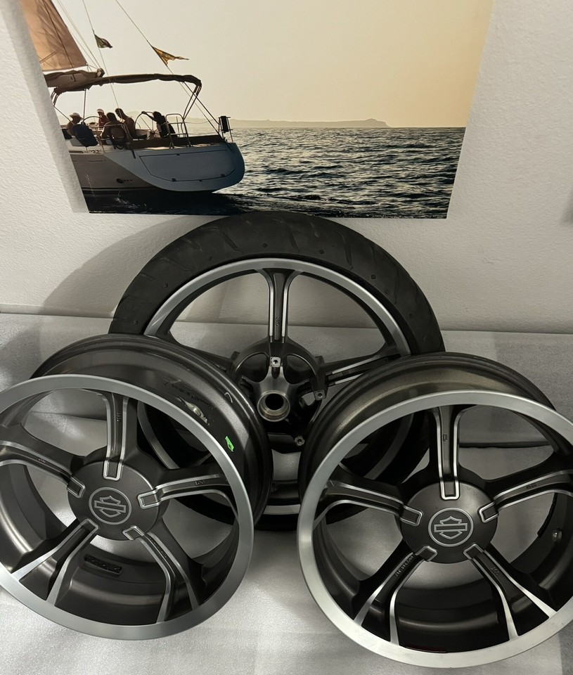 Harley Wheels CVO Tri Glide Rims 2014 -24 road glide 3 charcoal Gray ...