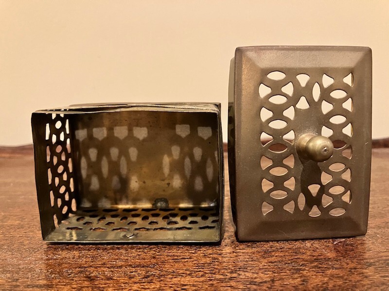 DELIGHTFUL DECORATIVE SMALL (3" x 2" x 2") VINTAGE BRASS MATCHBOX | eBay