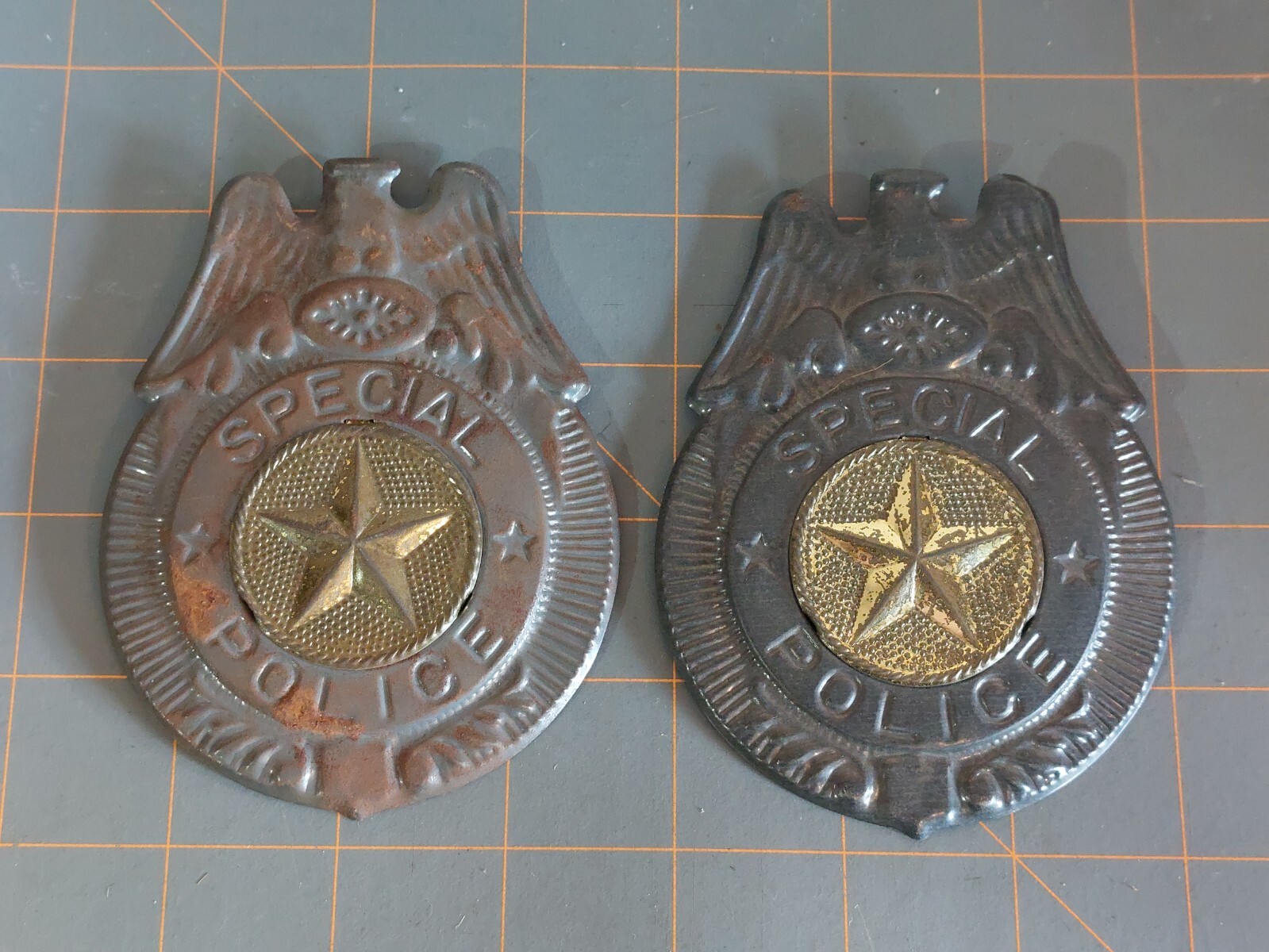 Vintage 50s/60s Deluxe Police Badges Special Police Toy Badge Tin 4.25 ...