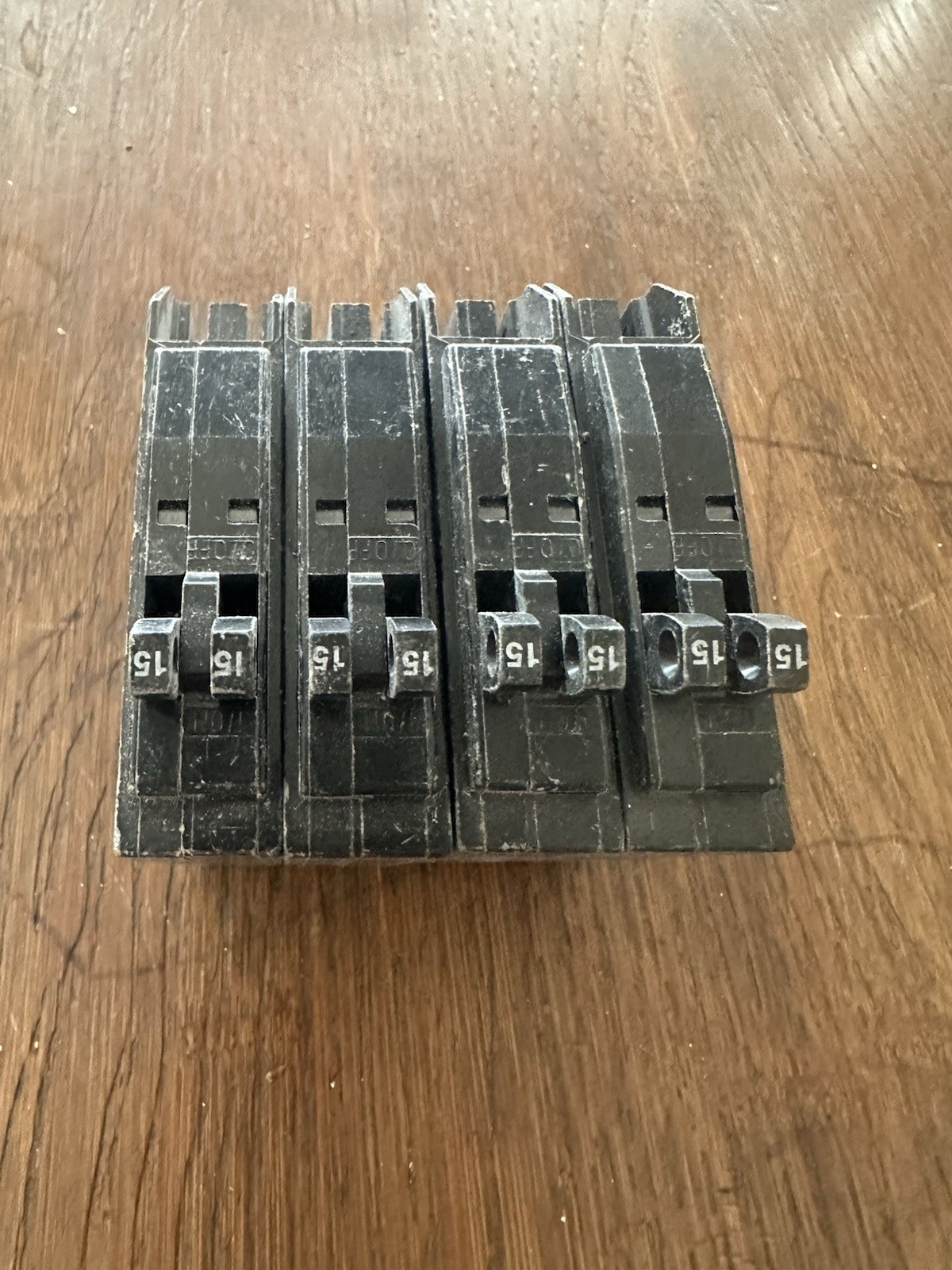 Square D QOT1515 Two 1 Pole 15 Amp 120V AC Tandem Plug In Metal Hook ...