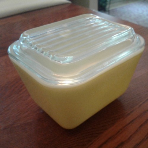 PYREX 501 B 1 1/2 CUP MADE IN U.S.A. YELLOW JAR W/RIBBED CLEAR GLASS ...