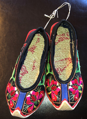 VINTAGE CHINESE RED EMBROIDERED SHOE SLIPPERS WOMAN HANDMADE DECORATIVE ...