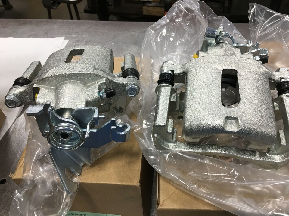 Ford GT500 Shelby Mustang 4Piston Brembo Equiped Brake Calipers Front ...