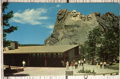 Memorial View Building & Mt. Rushmore National Memorial Black Hills SD ...
