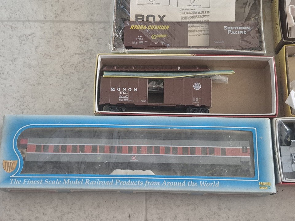 Vintage HO Scale Train Cars Mixed Brands Rolling Stock Lot of 12 | eBay