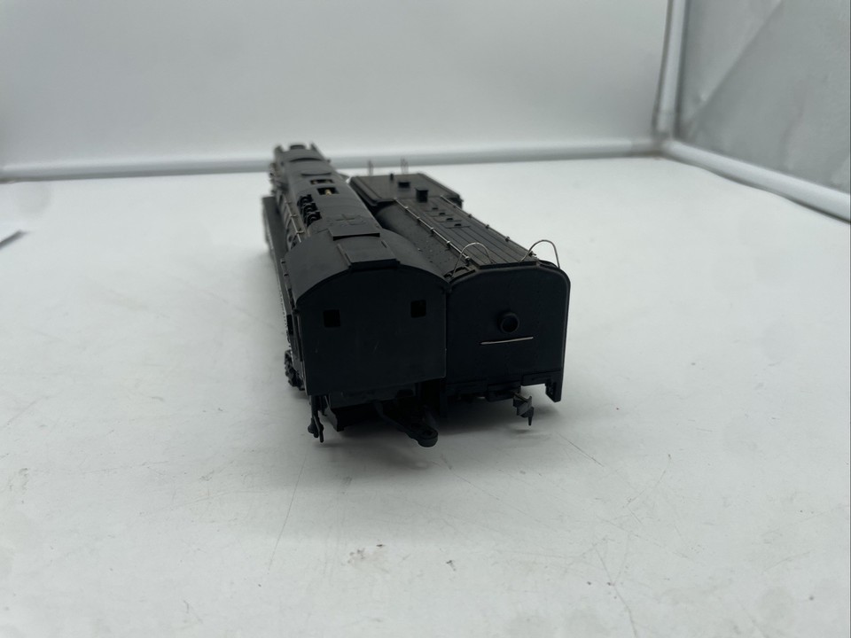 HO Scale Lionel WP Western Pacific 4-8-4 Steam Locomotive #482 DOES NOT ...