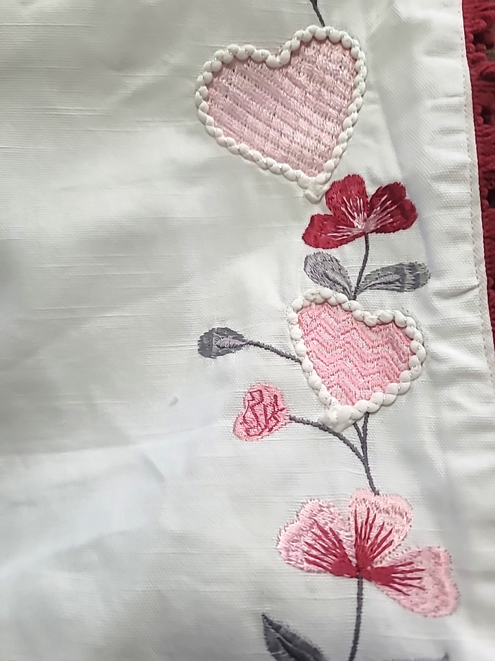 Rachel Zoe Table Runner Hearts & Flowers Love Embordered on White 16" x ...