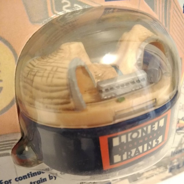 Lionel Trains American Legend Keychain Keyring Basic Fun Santa FE 1999 ...