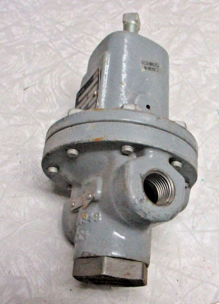 FISHER MR95H Regulator 1/2" NPT, Spring Range 15-30 psi, Max In/Out 300 ...