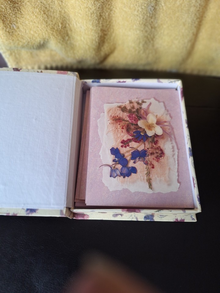 Notecards Boxed Set With Flowers - 9 Cards - Blank And 9 Purple ...