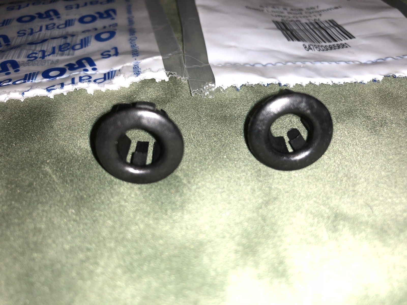 Door Lock Rod Cover Grommet SET (QTY 2) 00-06 BMW X5 51418408567 URO | eBay