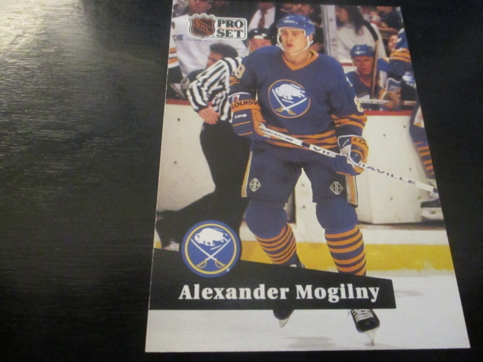 alexander mogilny (buffalo sabres - lw) 1991/92 pro set ROOKIE card #16 ...
