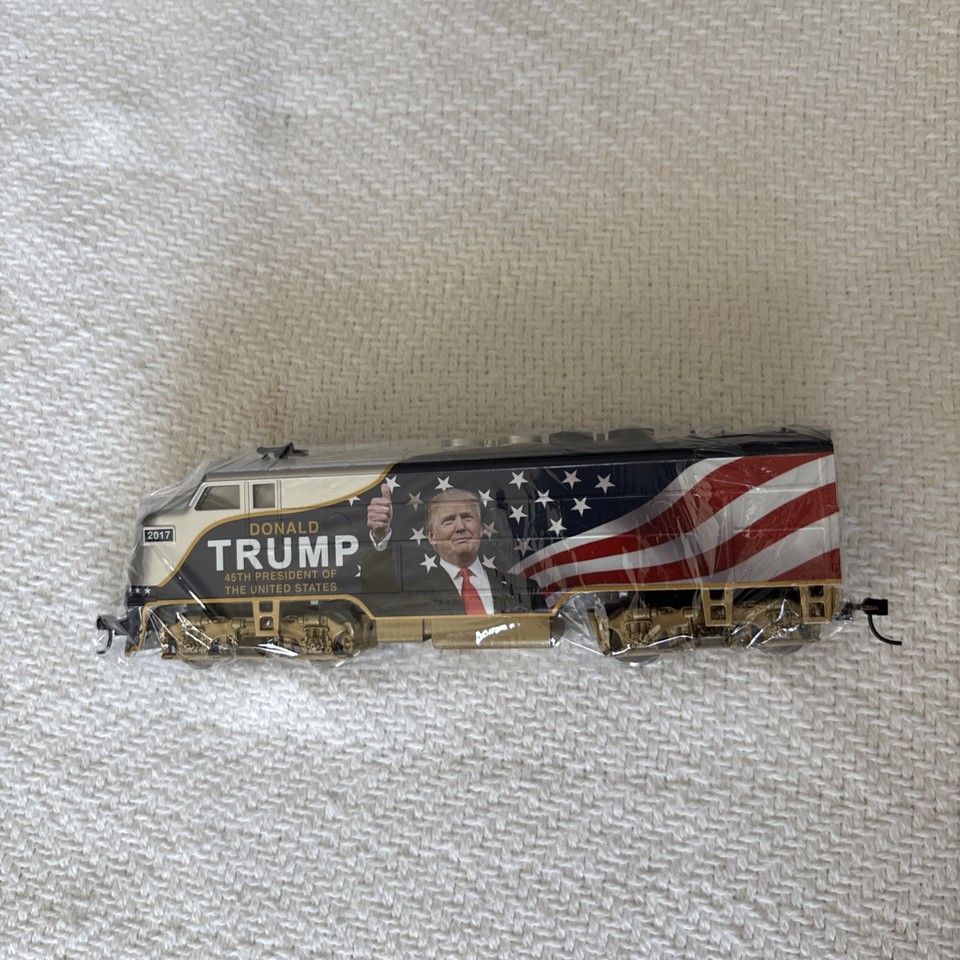 Hawthorne Village Donald Trump Express Diesel Locomotive Engine HO ...