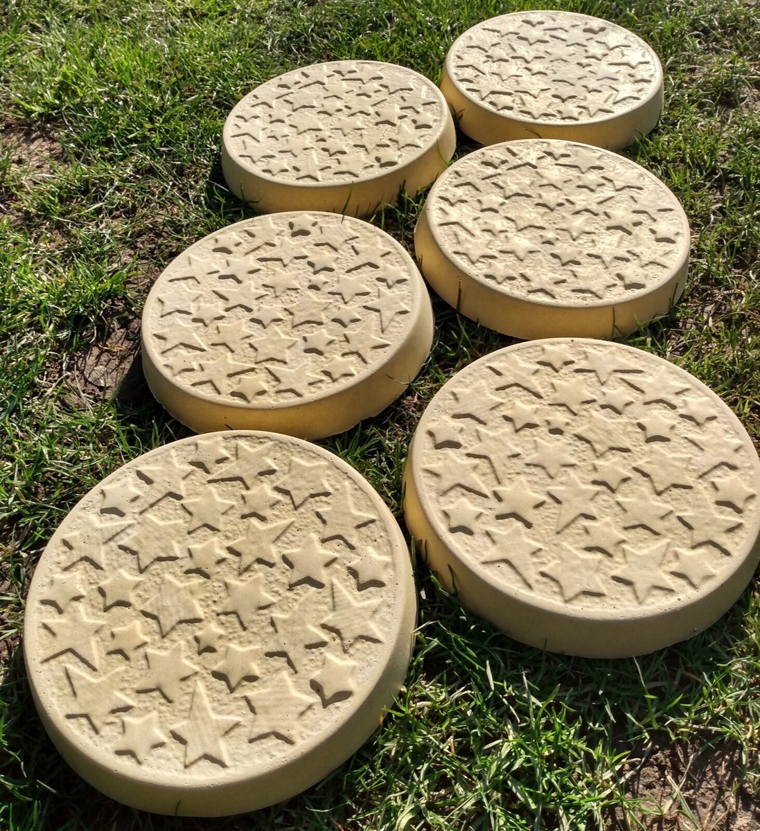 Round Concrete Stepping Stones 17 Creative Round Stepping Stone