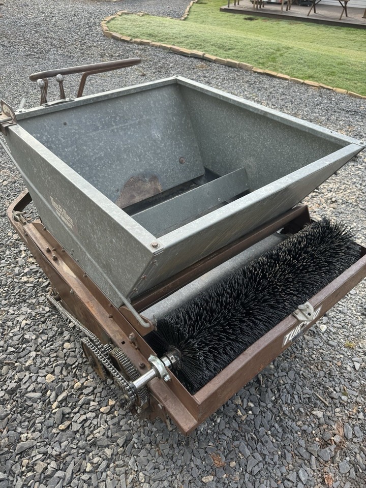 Turfco Mete R Matic Brush And Extra Parts | eBay