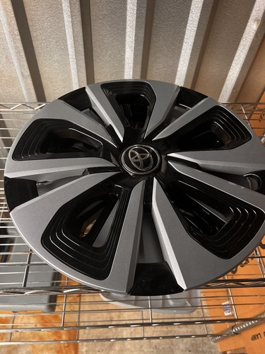 Toyota Prius Prime 2017 2018 2019 Hubcap Wheel Cover / OEM / Brand New ...