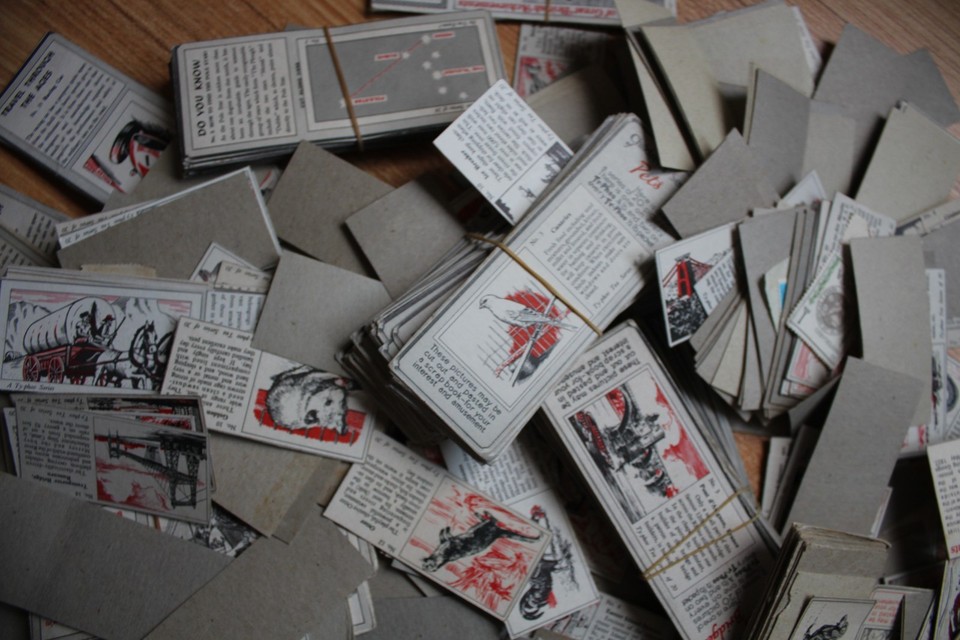 100's OF VINTAGE TYPHOO TEA CARDS UNCHECKED IN BAG FROM VARIOUS SERIES ...